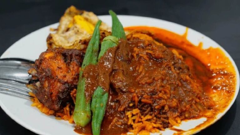 Nasi Kandar: Malaysia’s Iconic Spicy Rice Dish